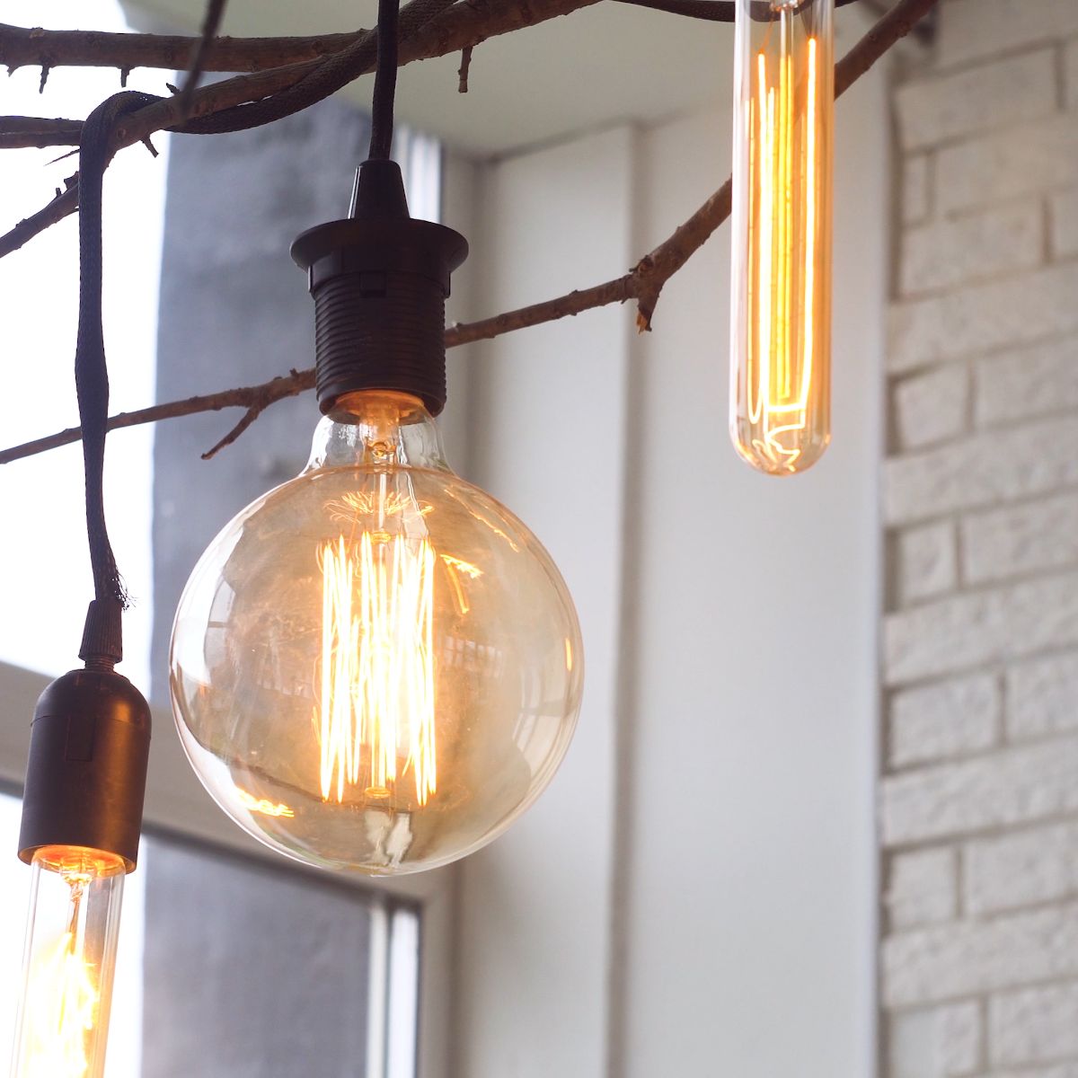 The Biblical Meaning Of Flickering Lights - Bible Wings