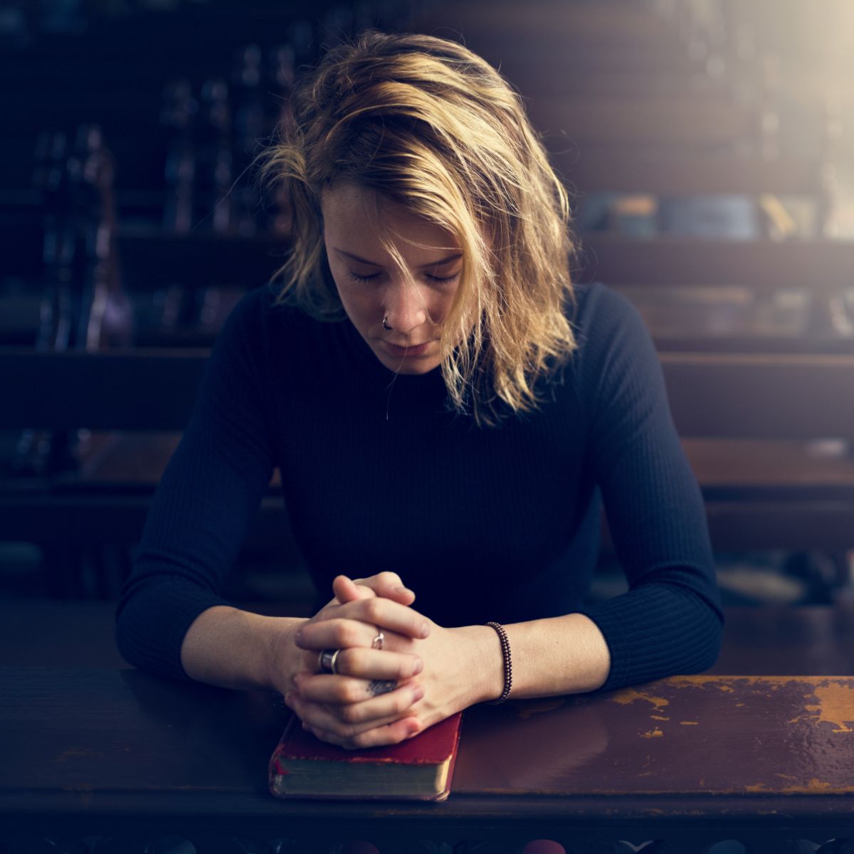 The Biblical Meaning Of Left Ear Ringing - Bible Wings