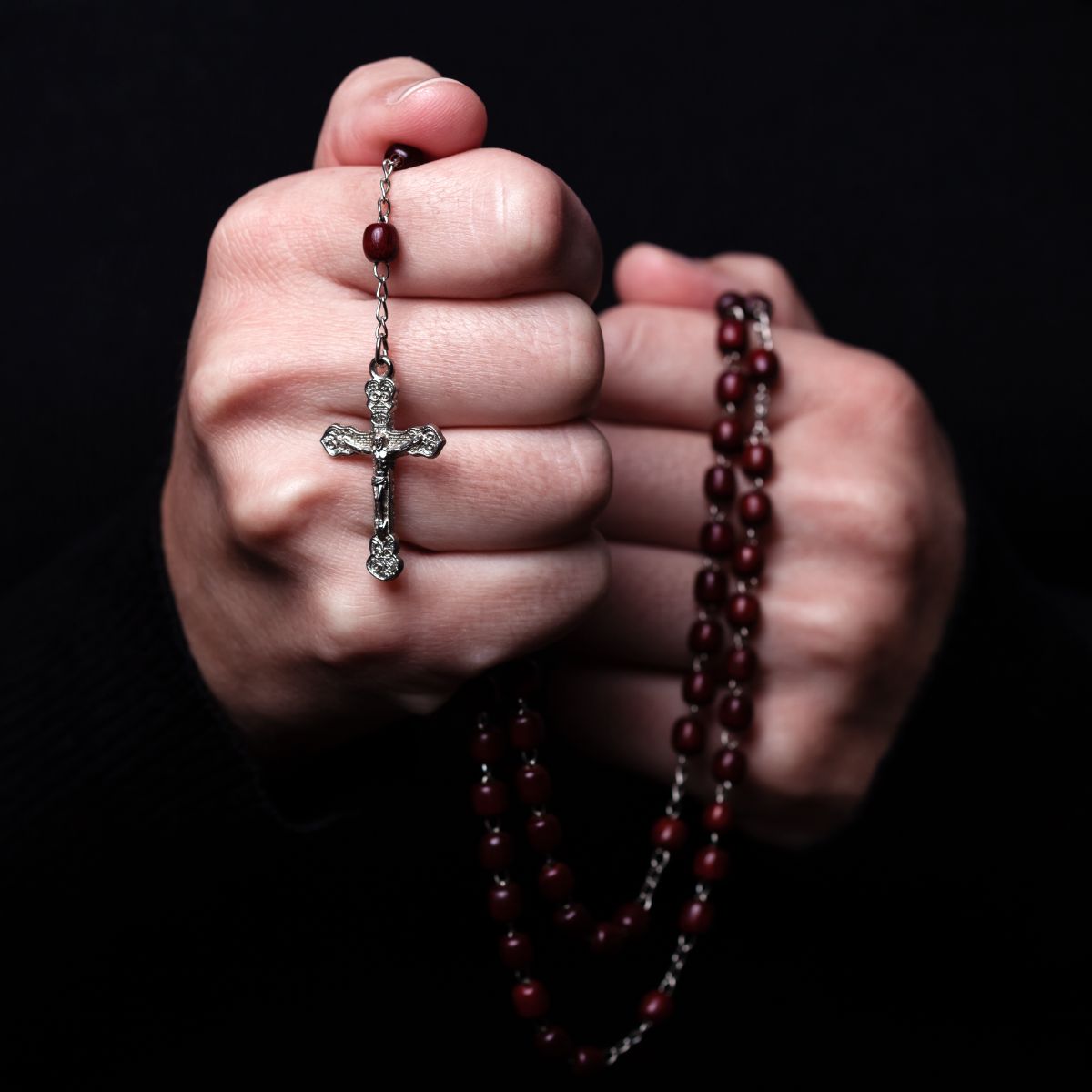 The Spiritual Meaning of a Broken Rosary - Bible Wings