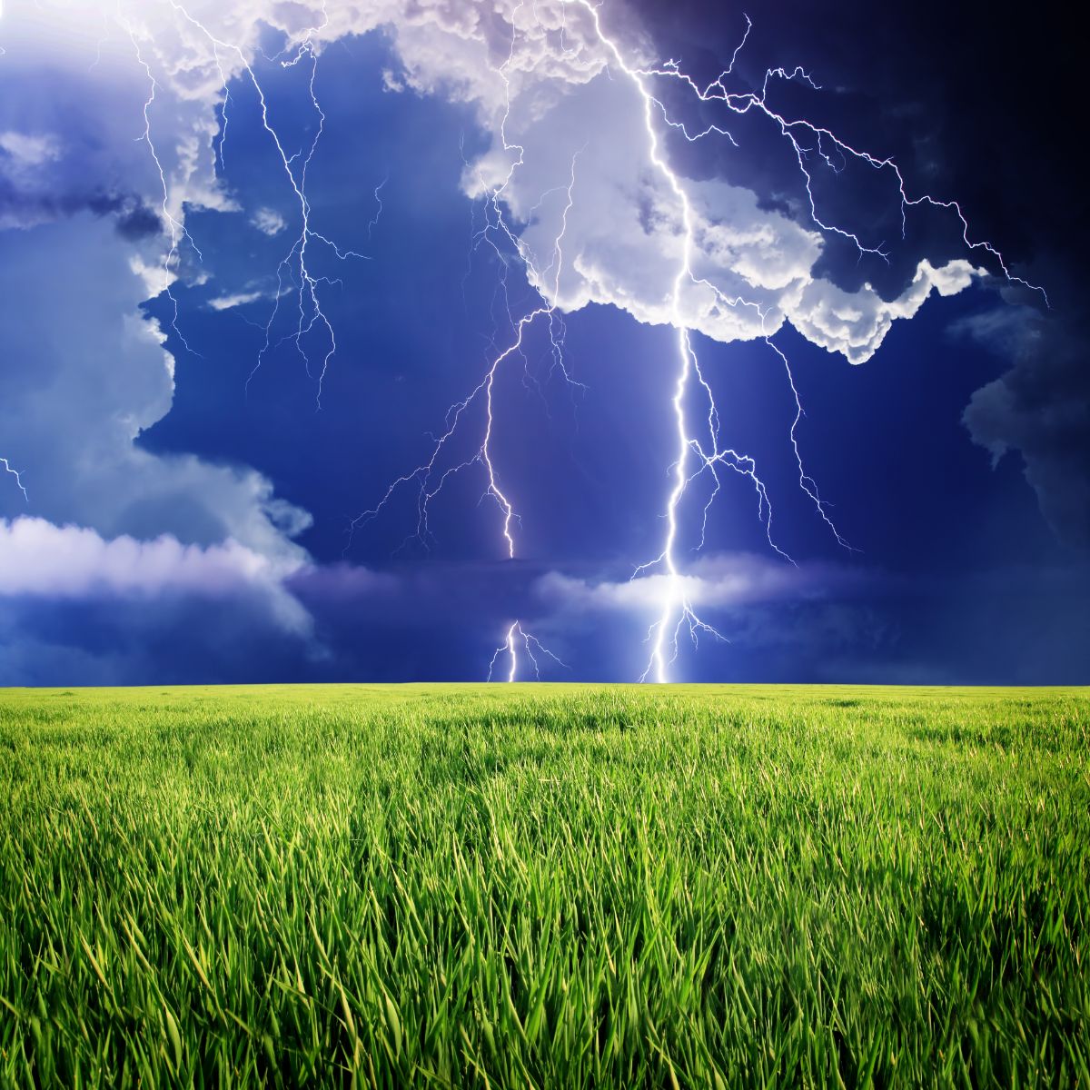 What Does Lightning Symbolize In The Bible? - Bible Wings